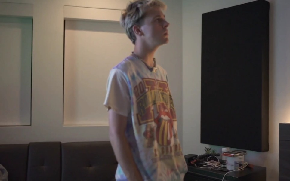 NICK MIRA还是会唱歌的哼哼做的beat的还挺带感的_哔哩哔哩_bilibili