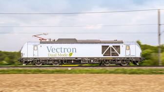 Vectron牵引空双层汽车车货列_哔哩哔哩_bilibili