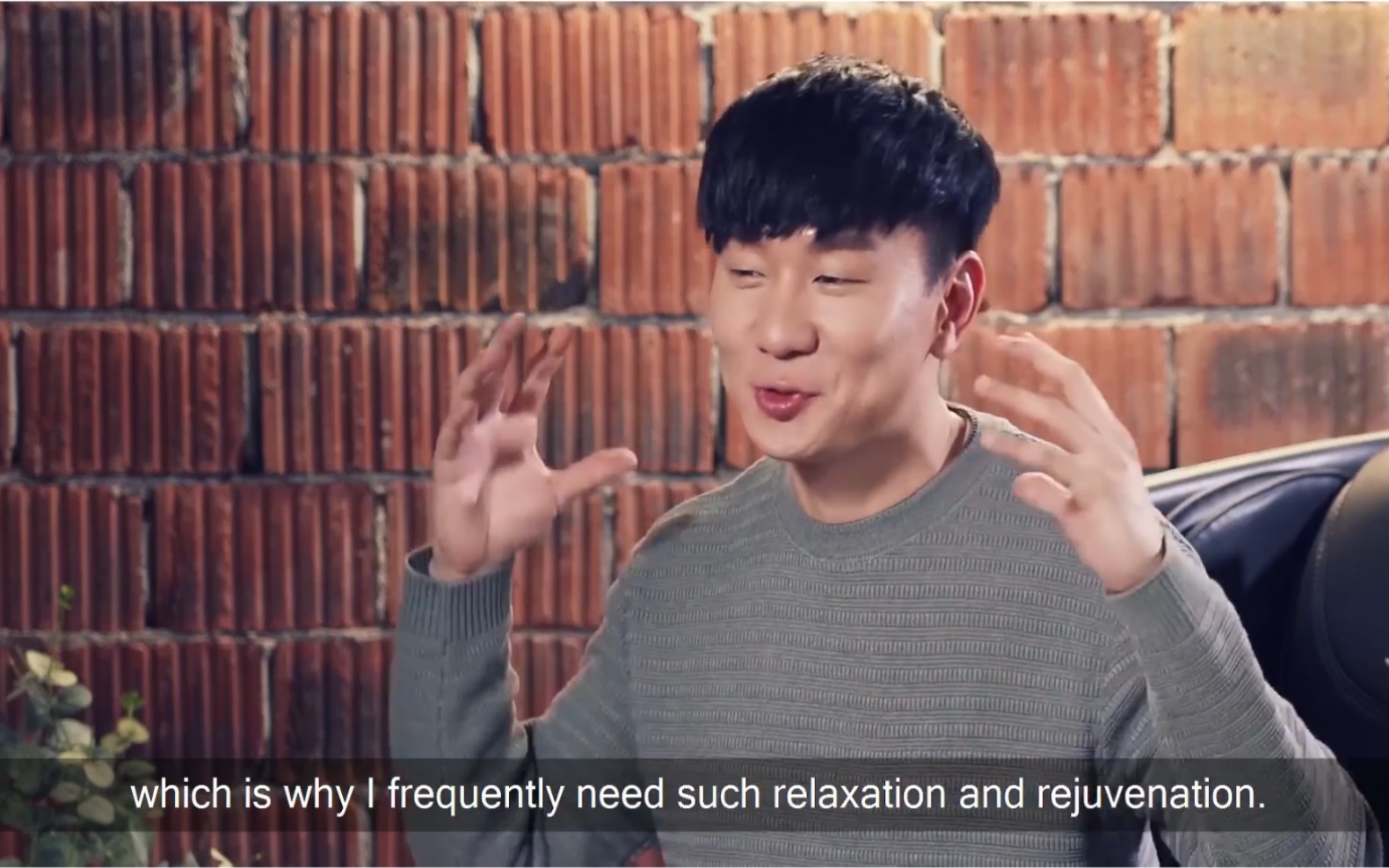 【JJ LIN林俊傑採訪】按摩緩解偏頭痛 | OSIM快問快答-按摩篇_哔哩哔哩_bilibili