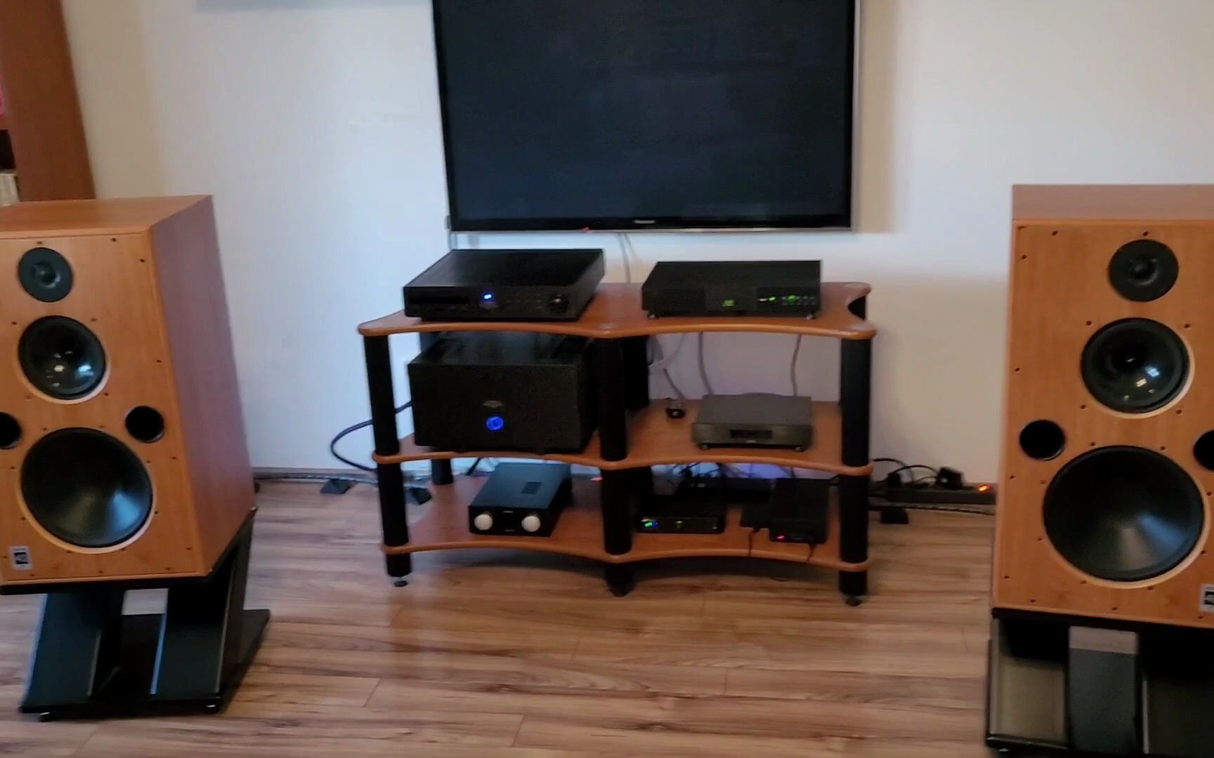 Harbeth M40.1 with Krell Evolution 222 preamp and Krell Evolution 302 ...