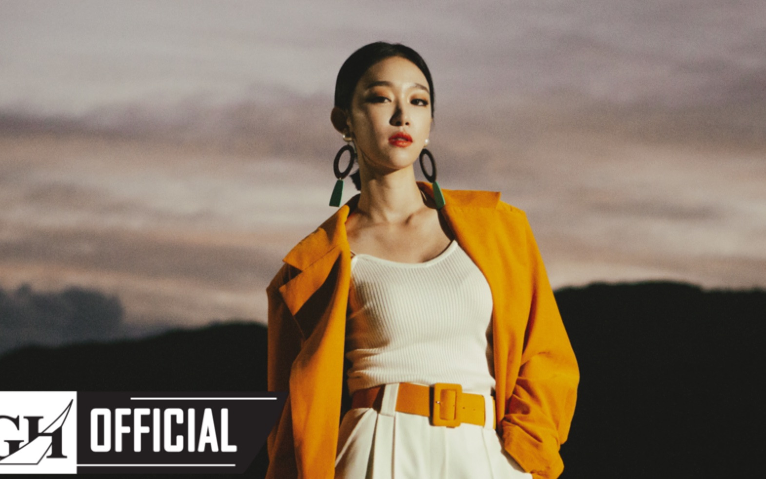 【KPOP】SOYA 光速回归 迷你1辑 'Artist' 官方MV_哔哩哔哩_bilibili