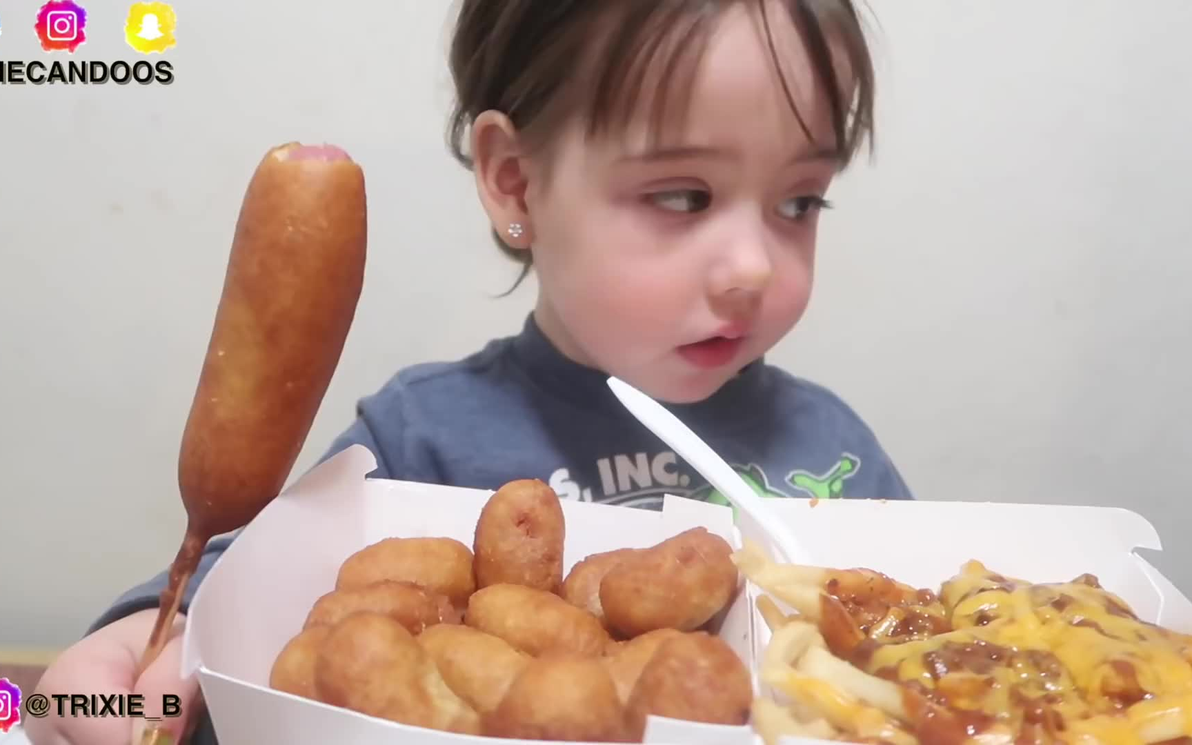 【Candoos 吃播】超好看的妹妹和大姐吃快餐_哔哩哔哩 (゜-゜)つロ 干杯~-bilibili