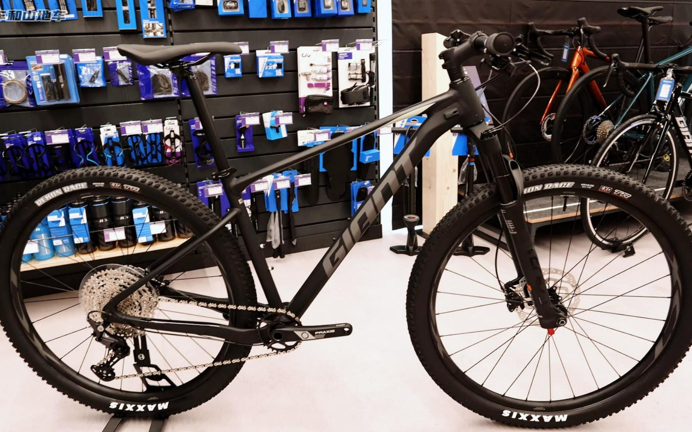 超轻顶级铝架，捷安特XTC SLR 2单盘全套禧玛诺M6100，越野性能强悍_哔哩哔哩_bilibili