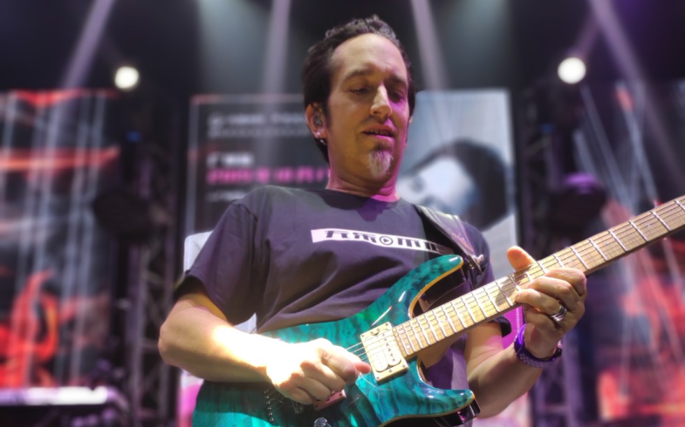 I'm Alright—Neil zaza 2019.10.01广州站_哔哩哔哩_bilibili