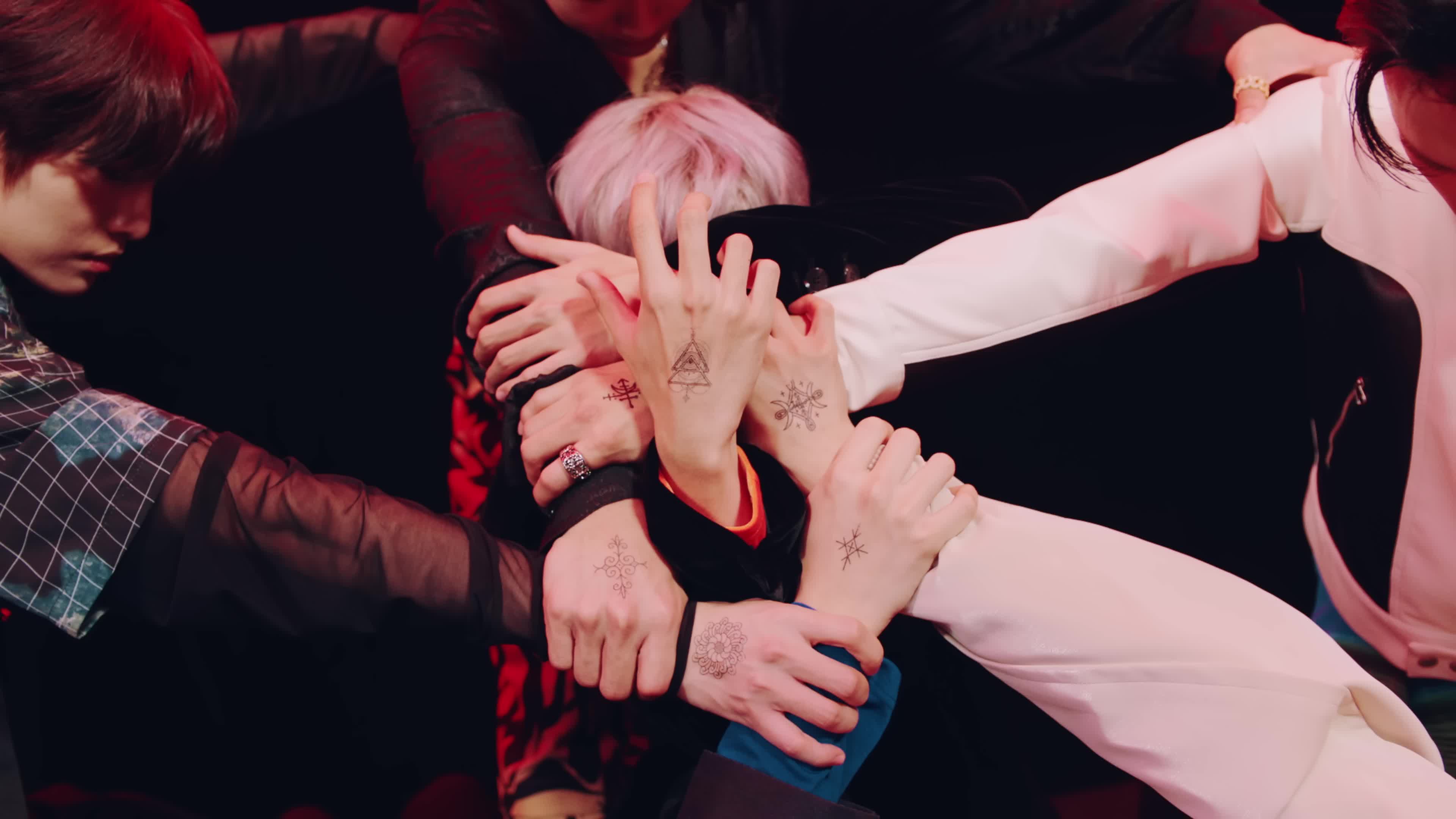 【DKZ】最新回归曲'Uh-Heung' 221007 Simply K-Pop_哔哩哔哩_bilibili