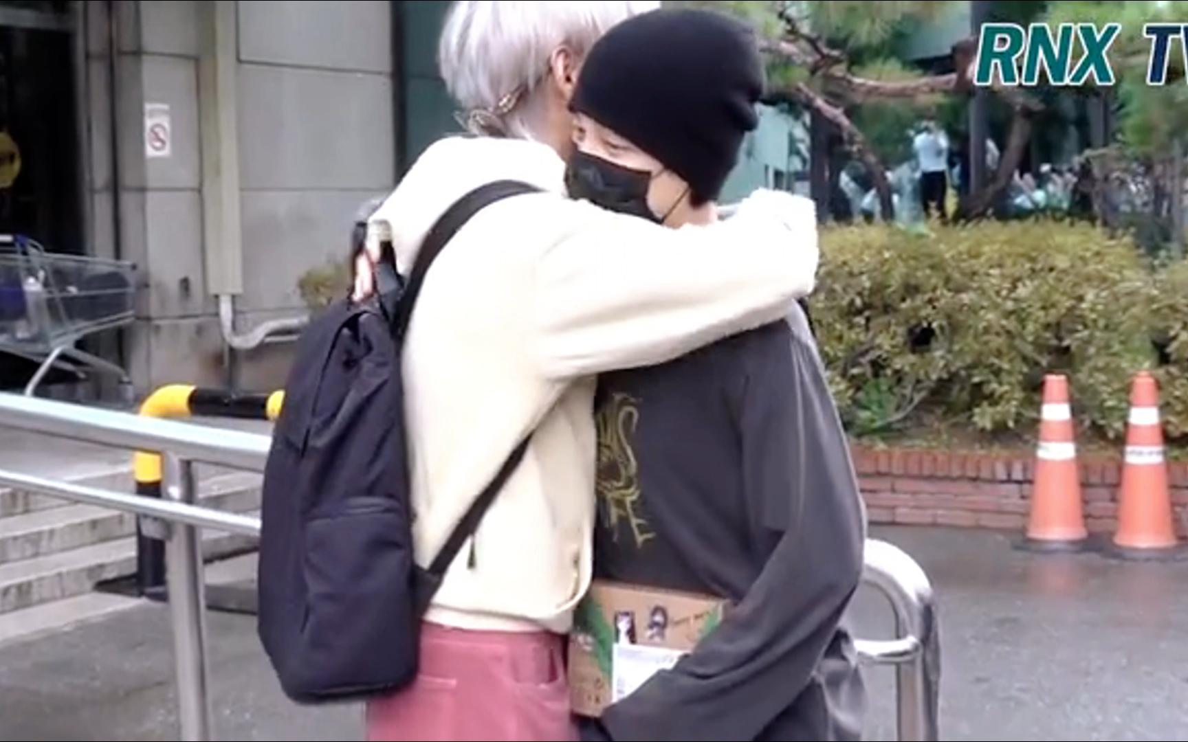 【VMIN】新鲜的95呜呜，两人以上出现即可引发套郁，曾经同坐一辆车现在各自离开...-炸酱面和东西风-炸酱面和东西风-哔哩哔哩视频