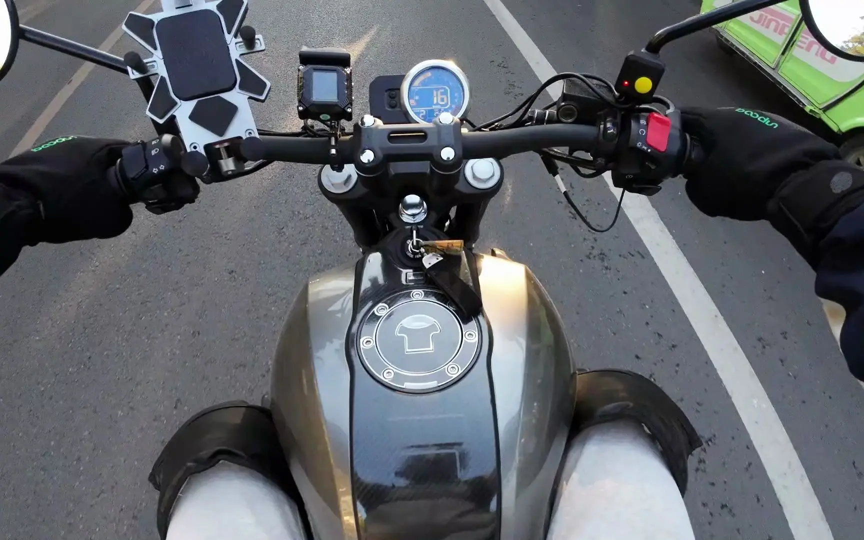 190tr城市和高速道路行驶(原声)_哔哩哔哩_bilibili