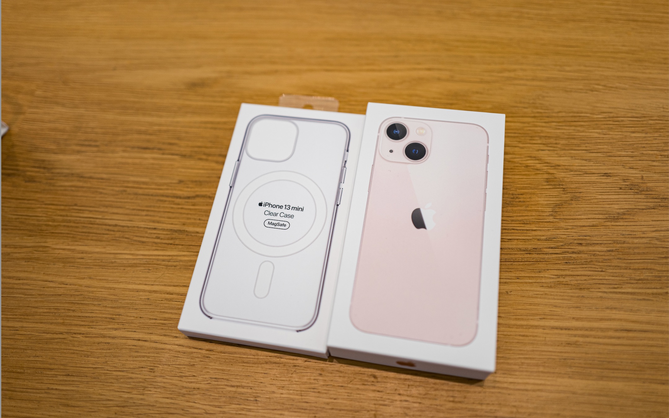 iPhone 13 mini 猛男粉开箱_哔哩哔哩_bilibili