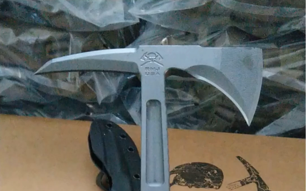 RMJ 合作款 Knight Hawk 和 KALIHAWK 战斧 格斗斧