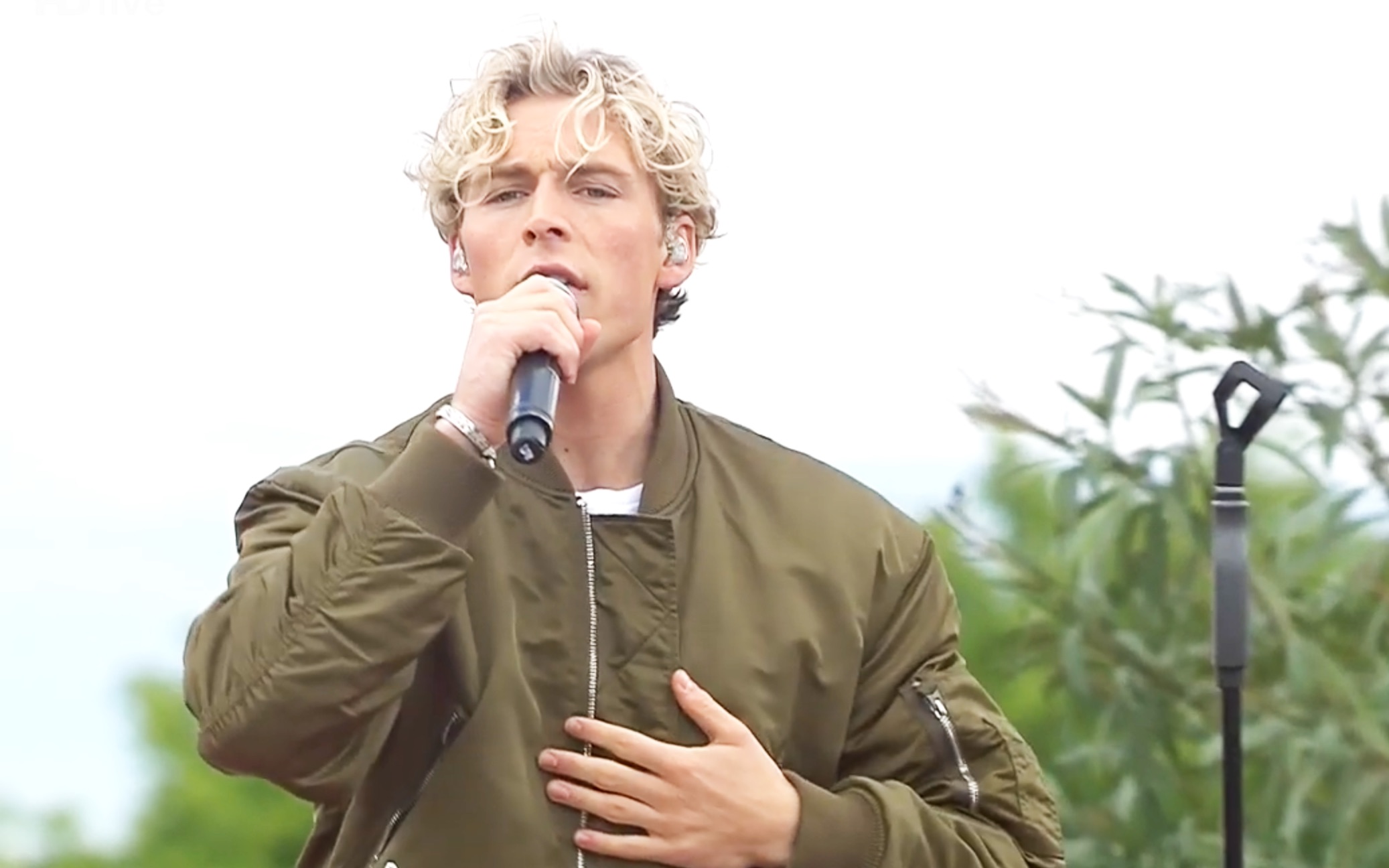 【小C】Christopher新单《My Heart》最新德国现场_哔哩哔哩_bilibili