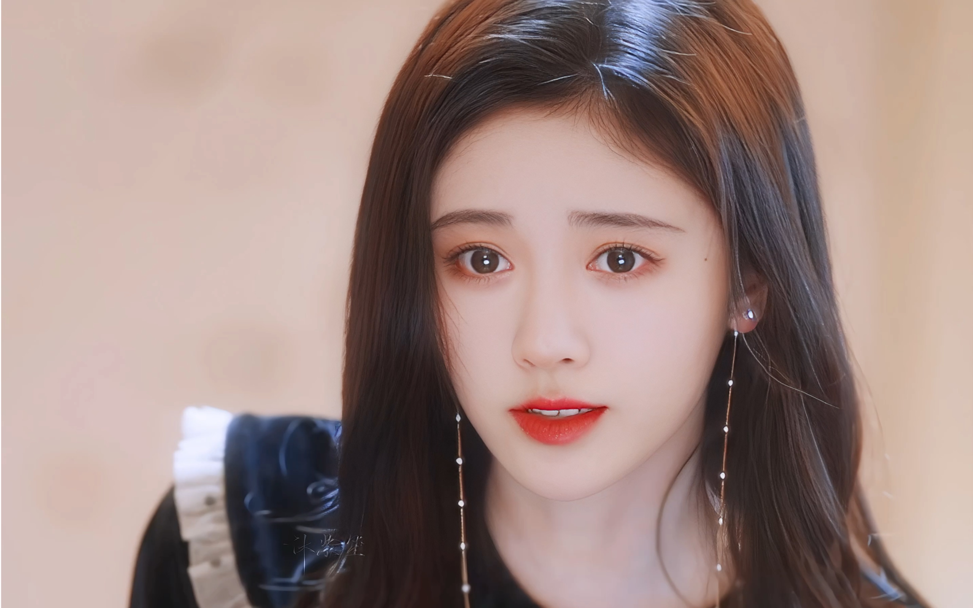 【张元英心动镜头/高甜混剪】呐你的一颗大白兔奶糖到啦-Fiona--D-好看-哔哩哔哩视频