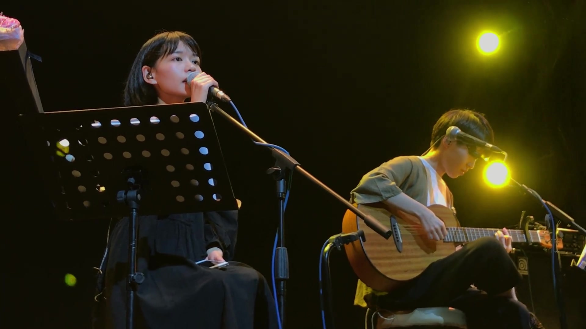 爱你就像爱生命 房东的猫 - 视频Video