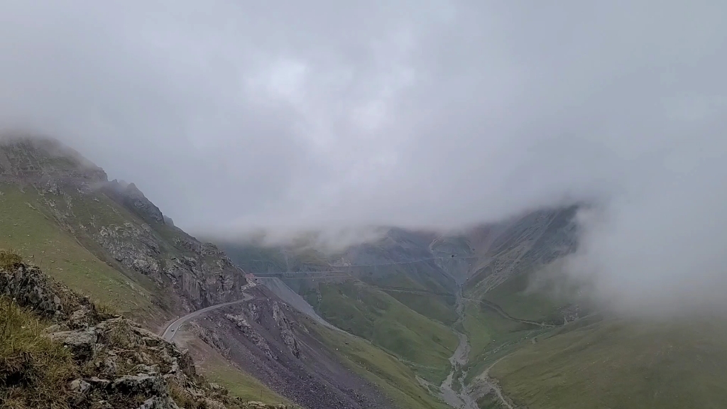 [新疆北疆伊犁环线]day 9 独库公路。高反山1-大桶豆汁-大桶豆汁-哔哩哔哩视频