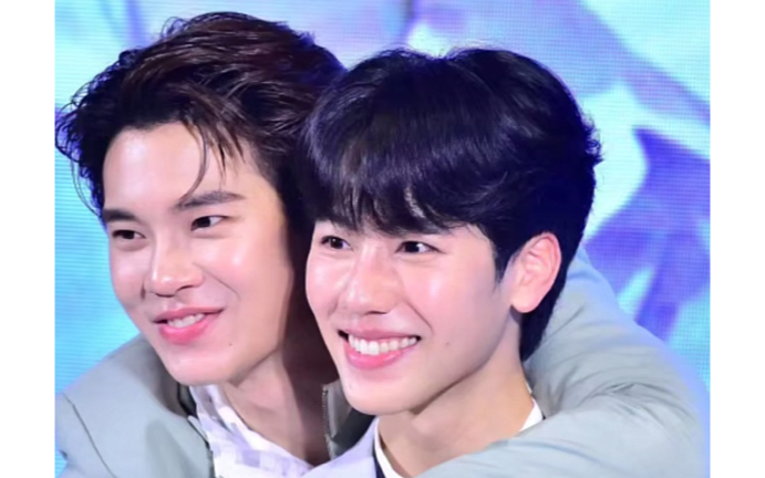 Yinwar 又有新活动的一天！他真的很喜欢背后搂着他的沃！_哔哩哔哩_bilibili