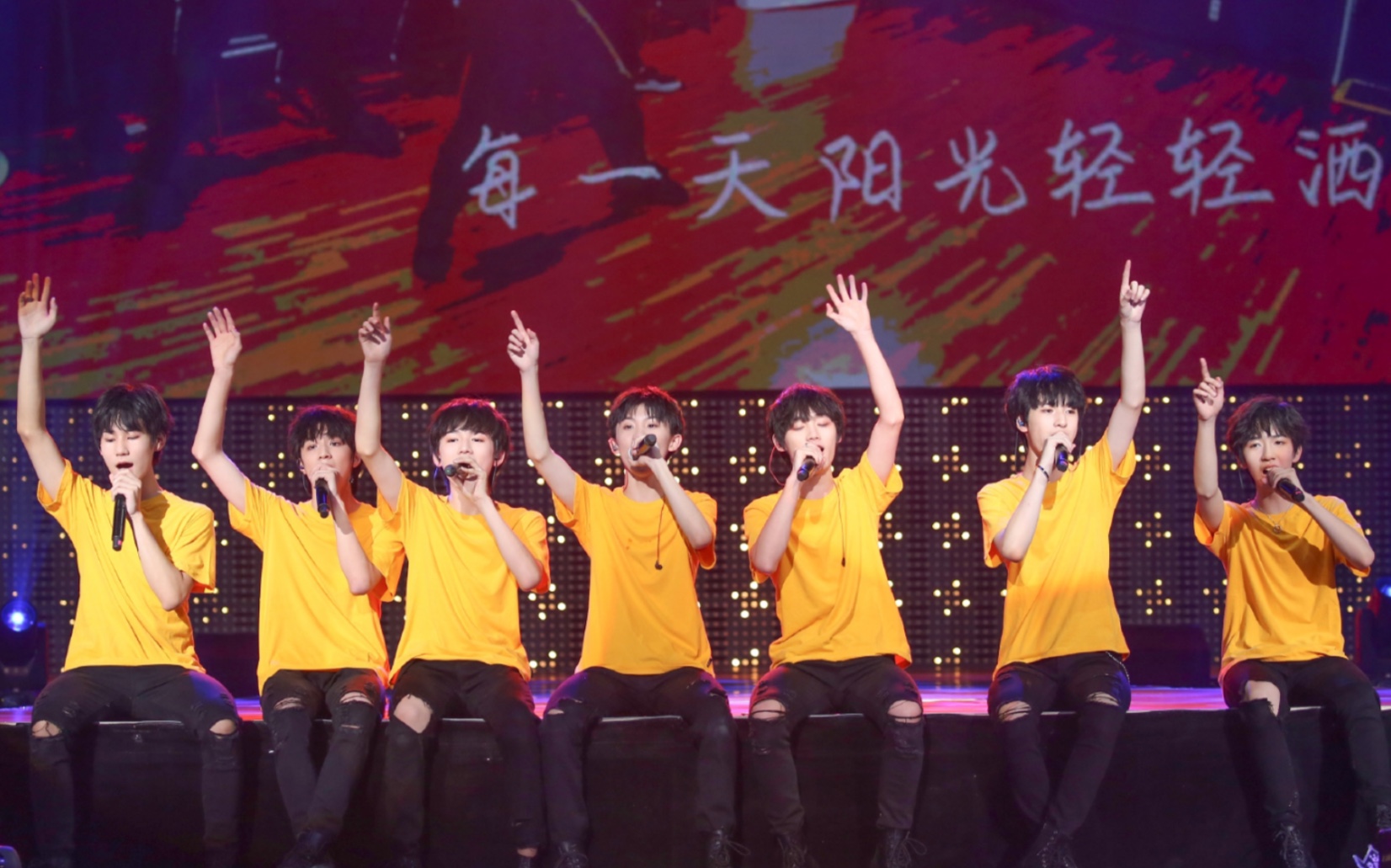 【时代少年团】每一帧都是绝美的画面，神图太多了，快来点新的吧！！_哔哩哔哩_bilibili