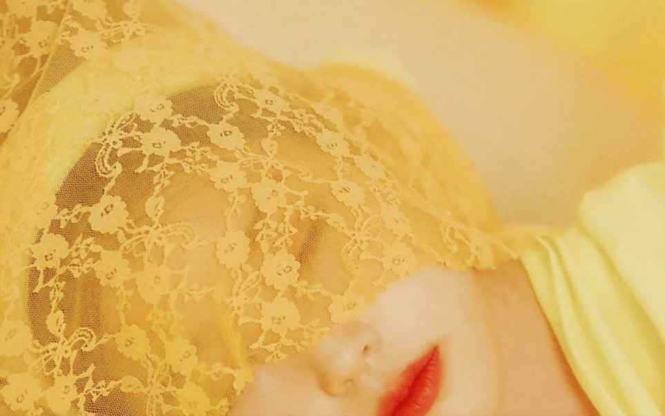 【IU】 IU最新MV - 《BBIBBI》_哔哩哔哩_bilibili