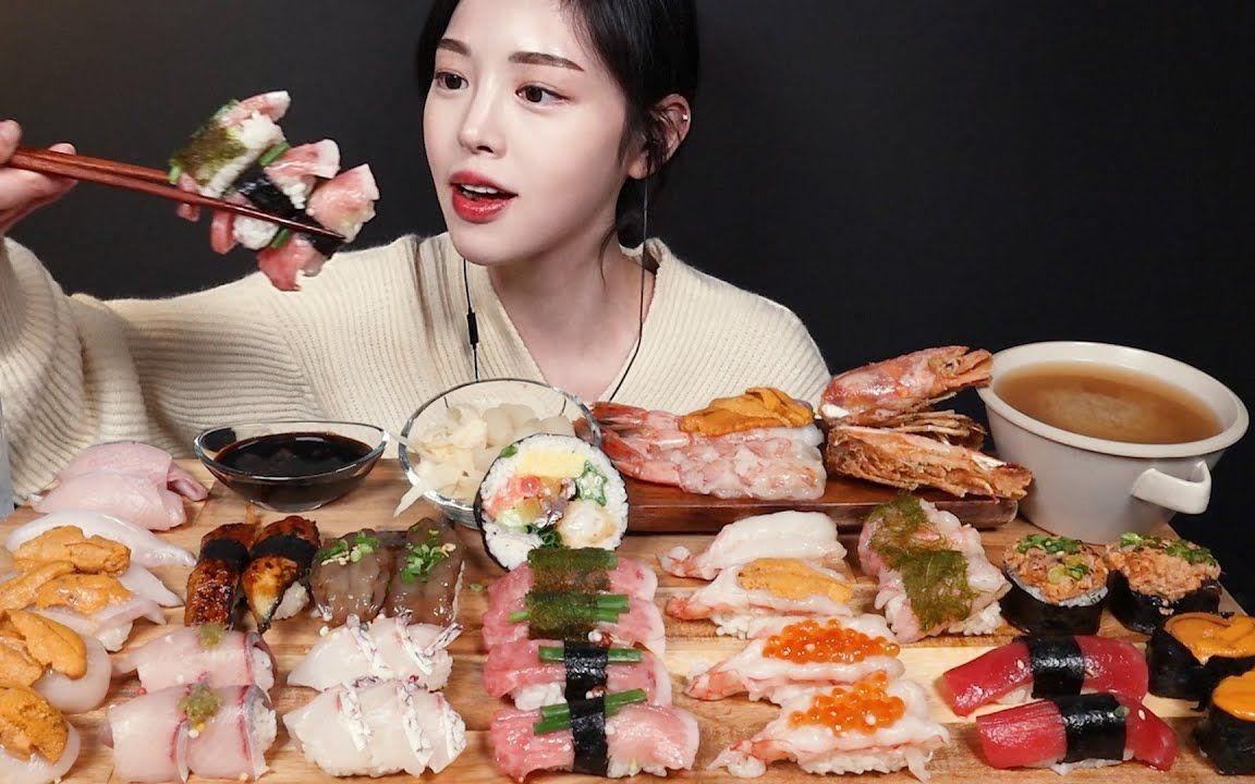 【Boki】简单吃点各种寿司！金枪鱼、鲜贝、生虾片还有炸物哦！-亲爱的Boki-亲爱的Boki-哔哩哔哩视频