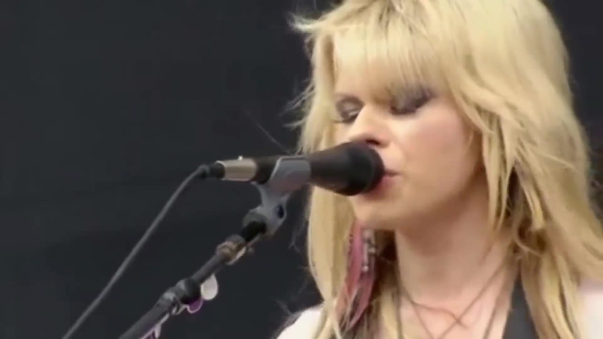 【Tash Wolf】你们要的小美女来海边弹琴啦！