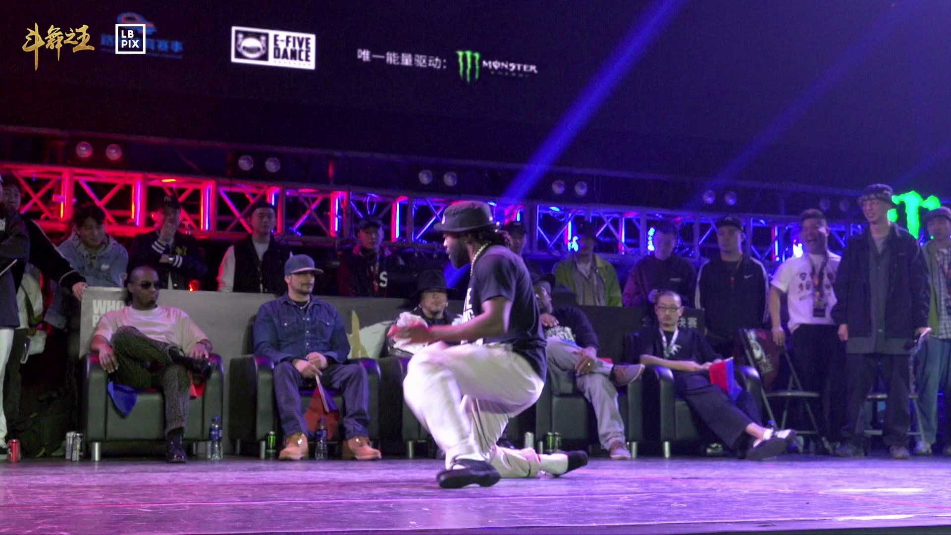 JIN 最新比赛BATTLE 裁判有POPPIN J AND HOAN 应该是决赛 强！-JWJNS就-默认收藏夹-哔哩哔哩视频