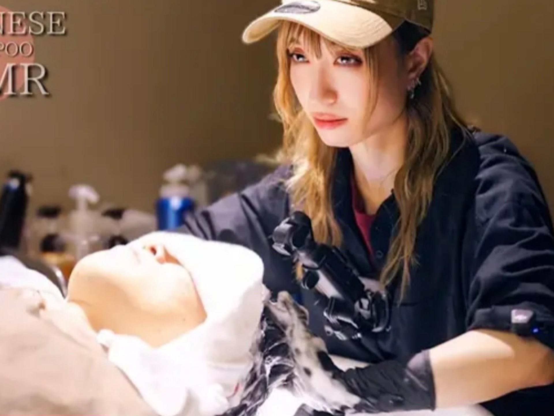 【Japanese Shampoo】专为 ASMR 观众打造。洗发水 |头部水疗 |通过颈部、肩部和耳部按摩来放松身心-酷爱洗头洗爱酷-酷爱 ...