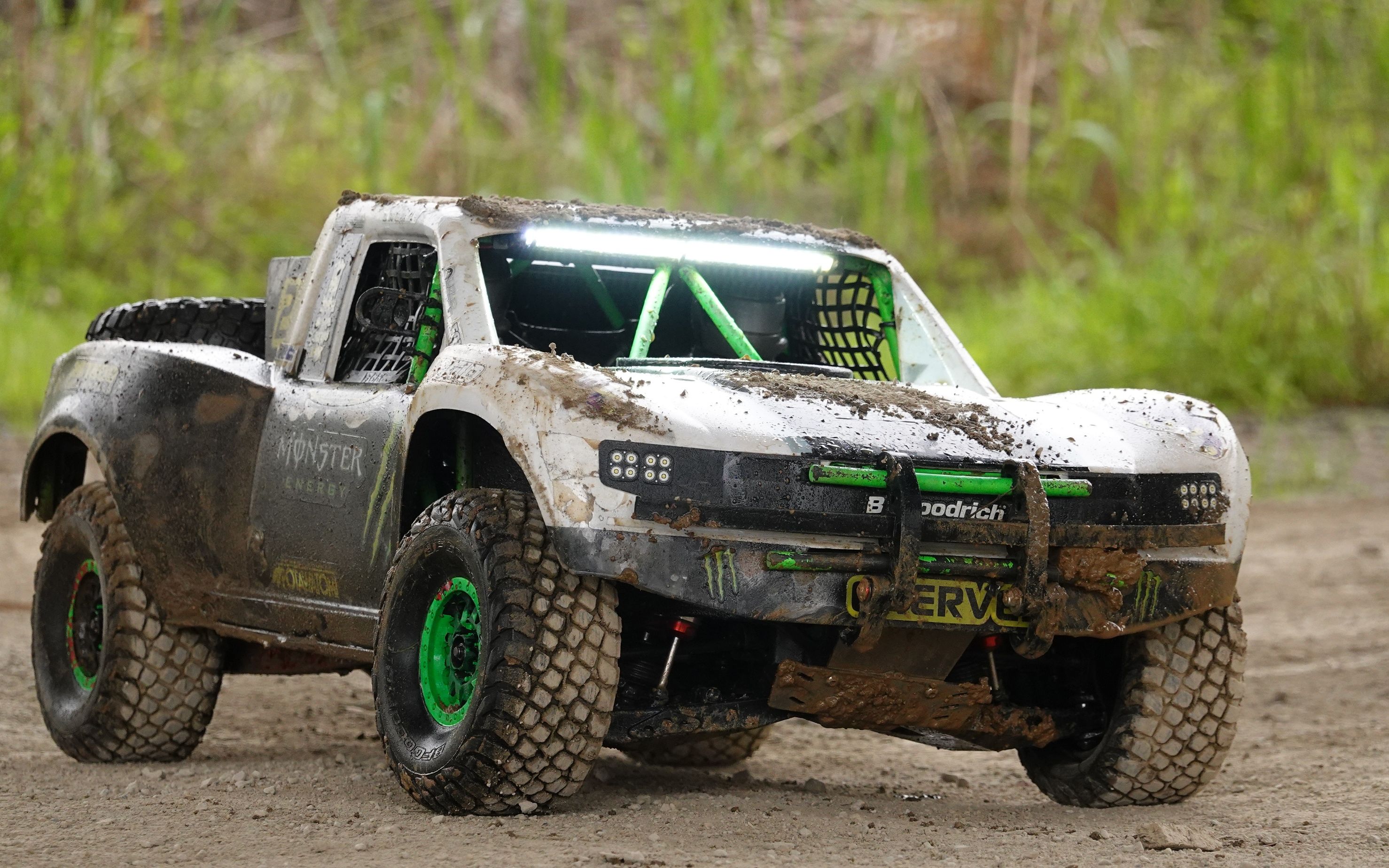 【原创】TRAXXAS UDR 短卡 直桥短卡 RC玩水 泥泞 baja 1000_哔哩哔哩_bilibili