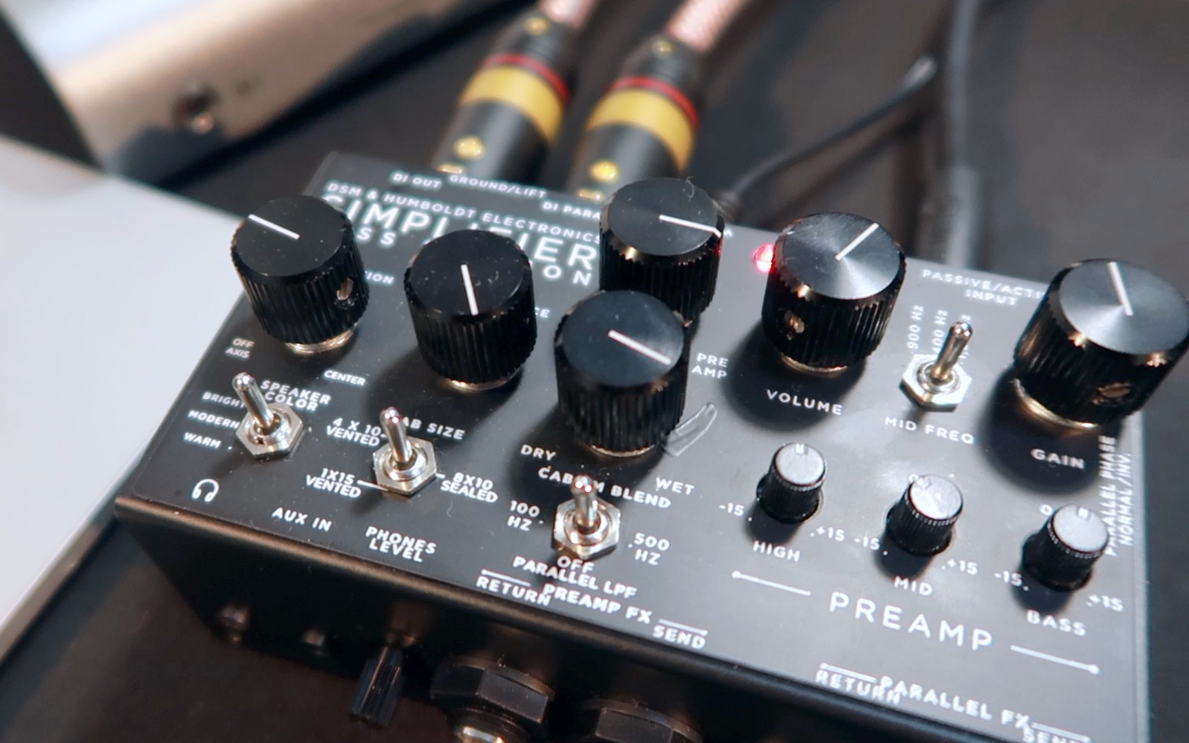 贝斯终极工作站｜初体验 DSM & Humboldt Simplifier Bass Station_哔哩哔哩_bilibili