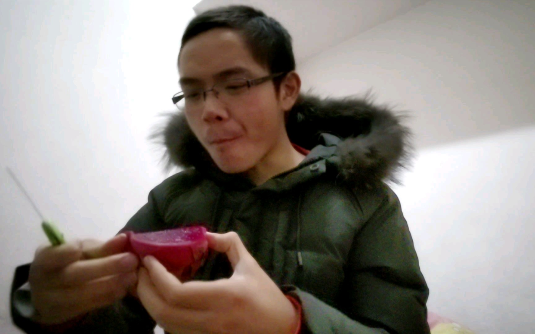 搞个火龙果吃一哈先 哔哩哔哩