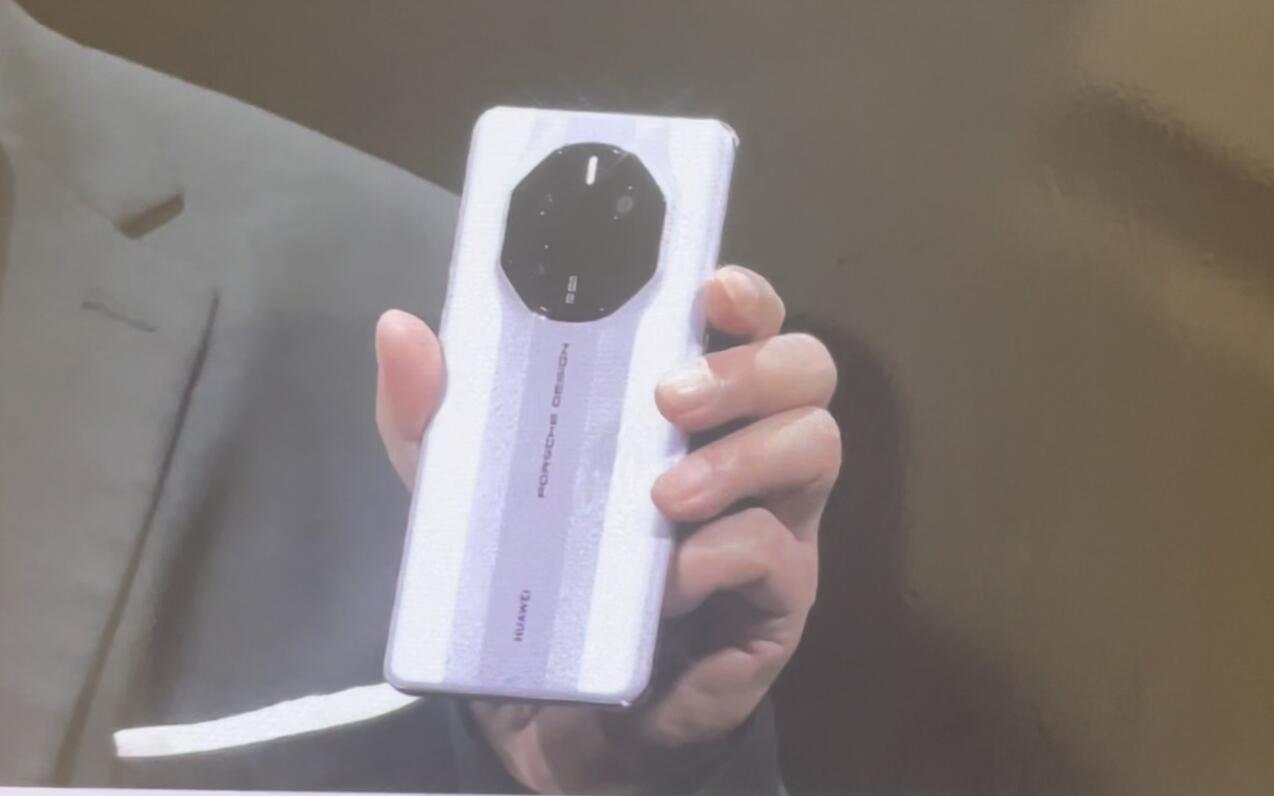 华为mate50pro保时捷VS荣耀magic4保时捷！ - 哔哩哔哩