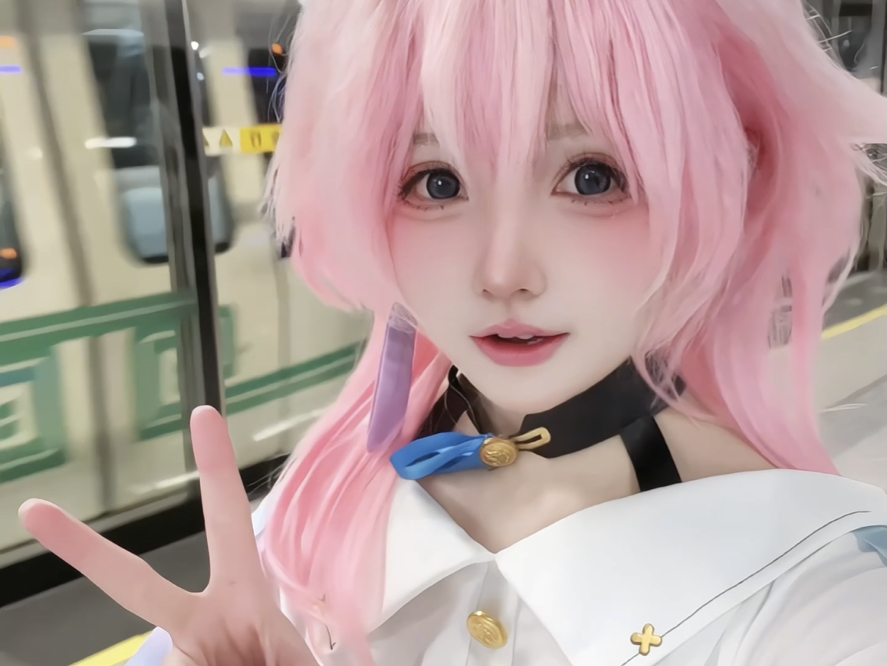 什么条件啊？出cos坐上百万座驾了-来点宫酱w-来点宫酱w-哔哩哔哩视频