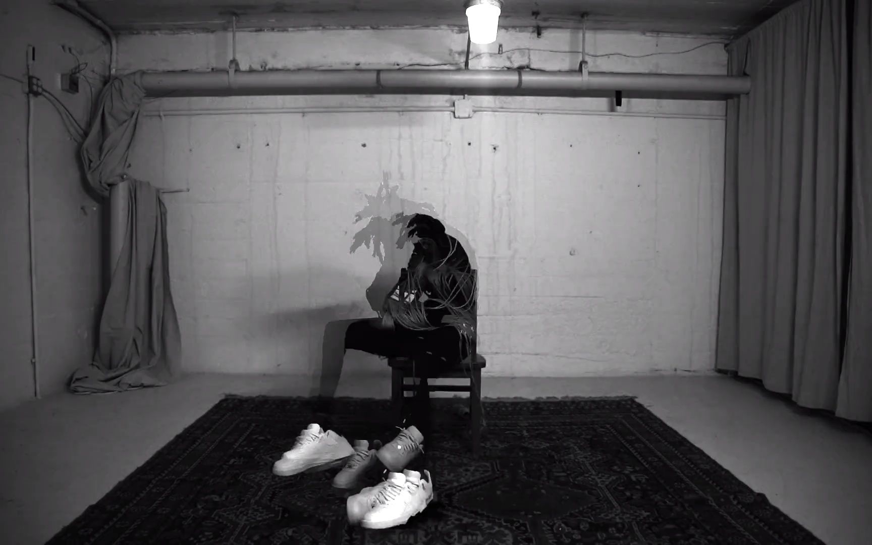 Spinabenz - Never Think That (Official Music Video)_哔哩哔哩_bilibili