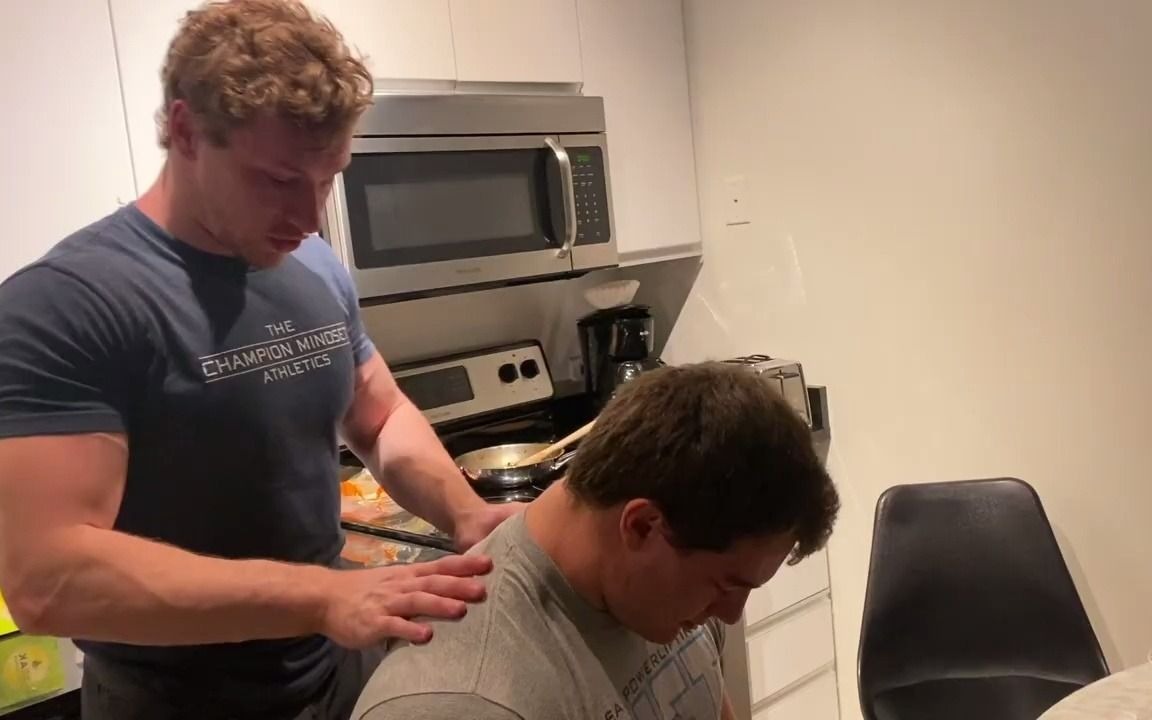 Shane Hunt 总成绩935kg 硬拉400kg最年轻的人！_哔哩哔哩_bilibili