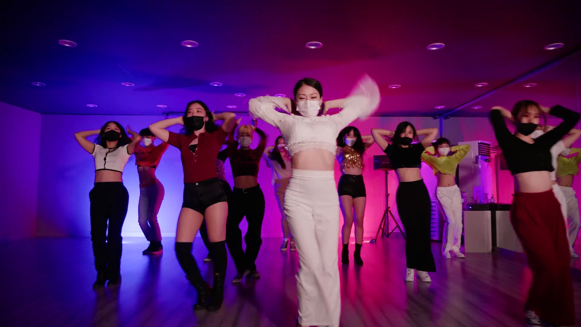 【白衣仙子的性感Waacking】超A身材小姐姐Cera甩手舞4minute “Volume Up”_哔哩哔哩_bilibili