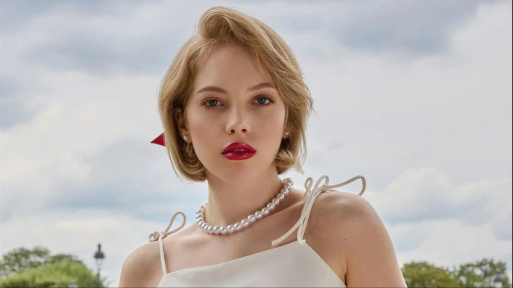 Bella Spark 联合欧美4大美女明星出演2025最新剧情片-静夜吟诗-默认收藏夹-哔哩哔哩视频