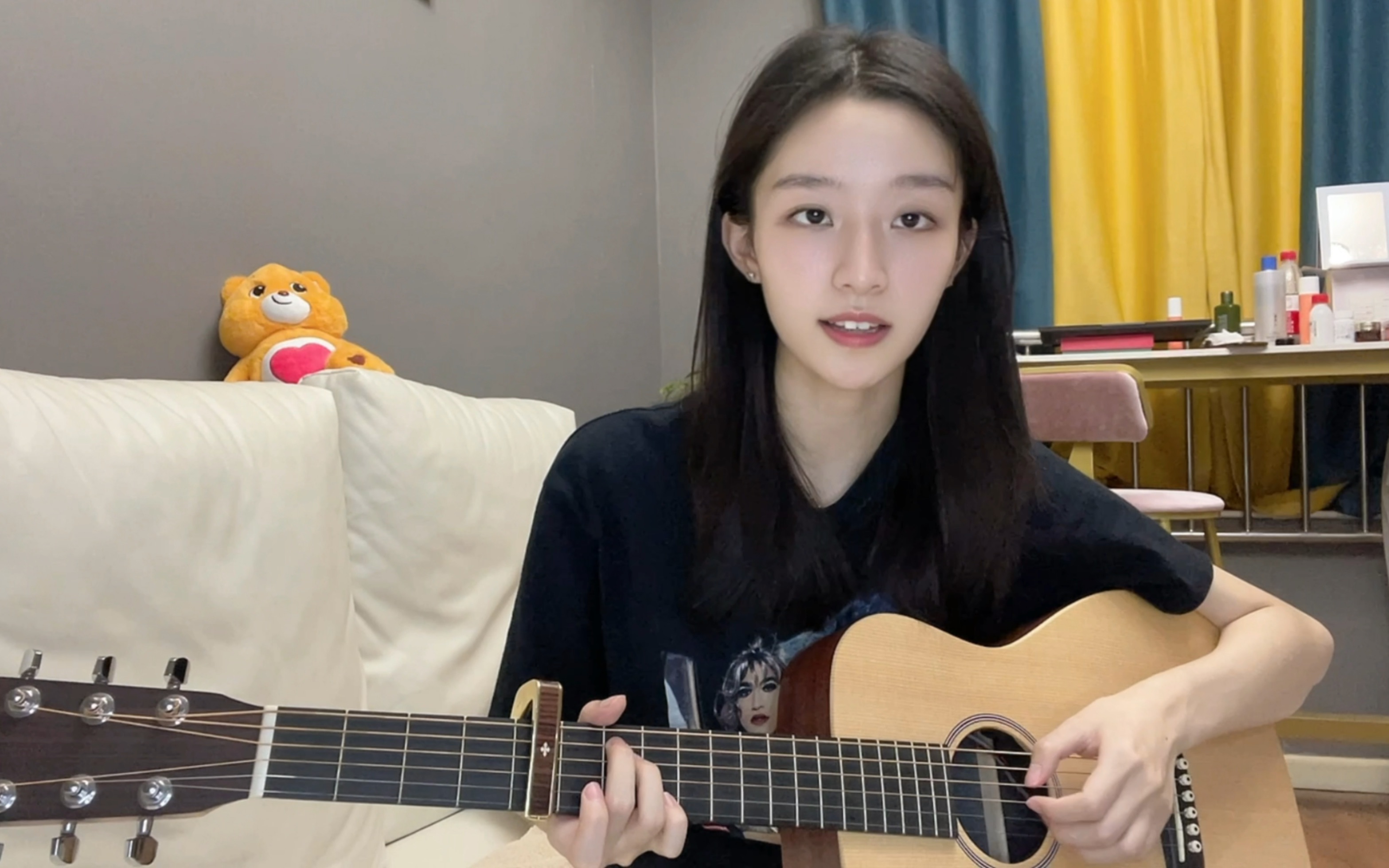 《秋酿》吉他弹唱（原唱：房东的猫）-林芷伊kiwi-林芷伊kiwi-哔哩哔哩视频
