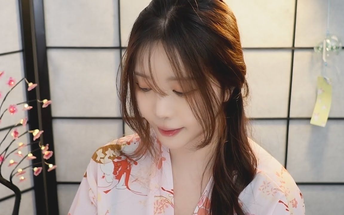 【Yoon ying ASMR】即将毕业的妻子哄你入睡-大橙子ヾ-Yoon ying 助眠-哔哩哔哩视频