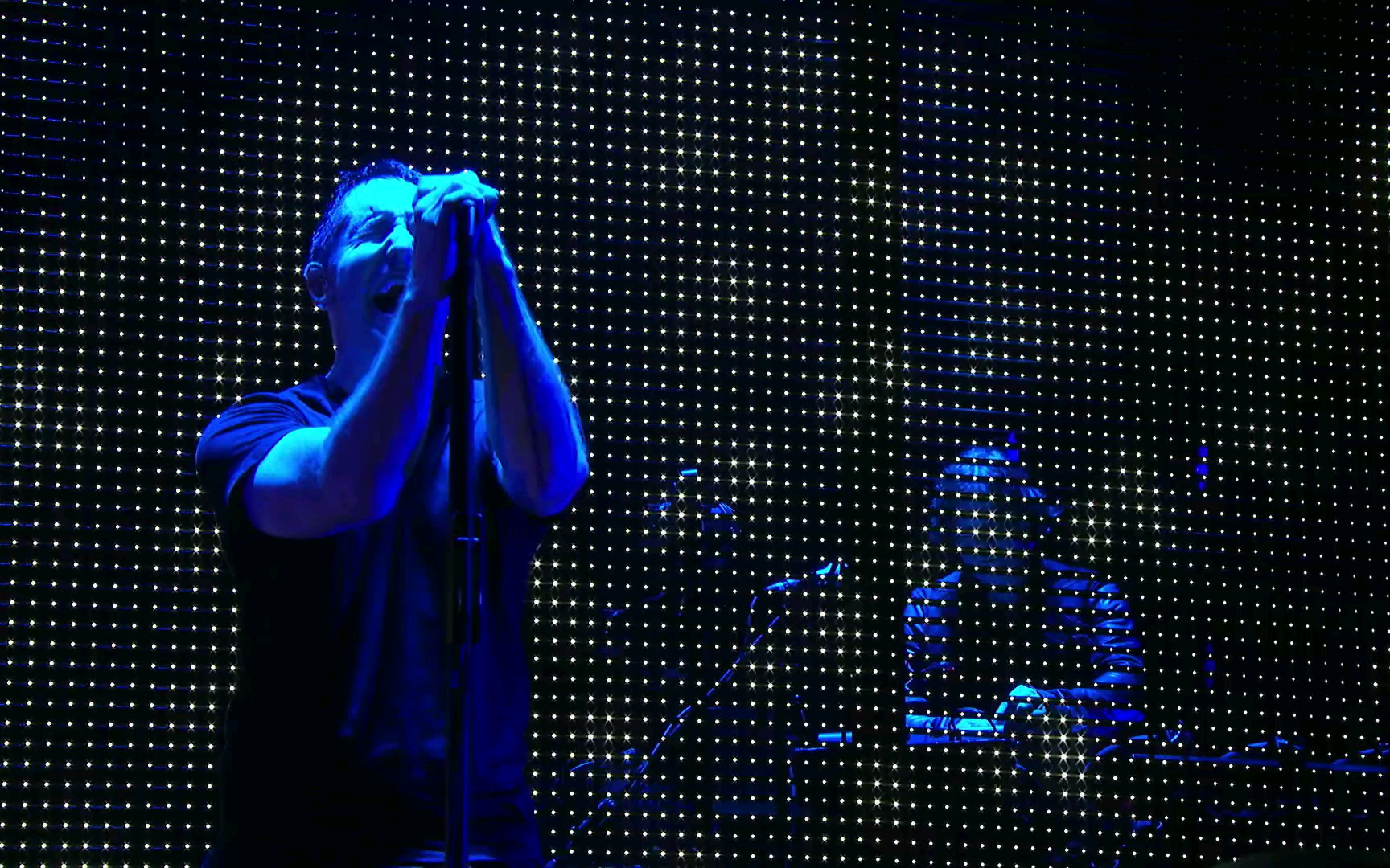 九寸钉Nine Inch Nails - Hurt (VEVO Presents)_哔哩哔哩_bilibili