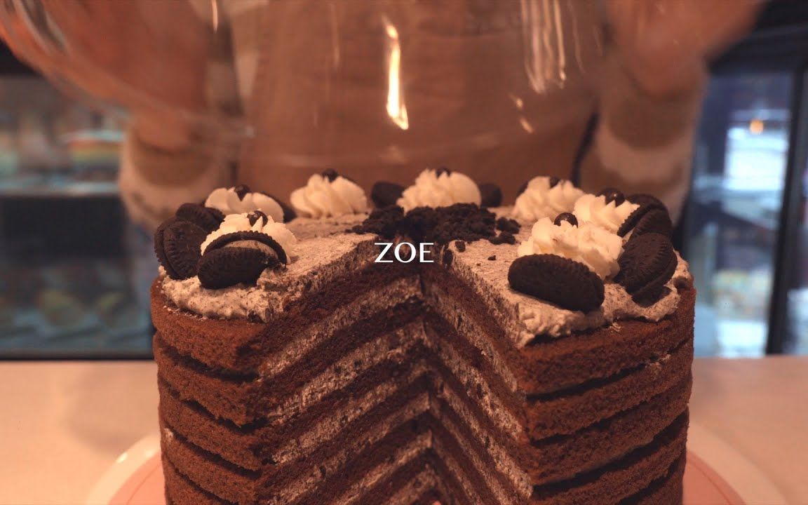 Zoe Vlog | 治愈解压咖啡店日常 | 巧克力奶牛卷_哔哩哔哩_bilibili