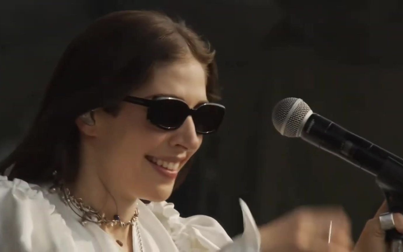 Caroline Polachek - 2021.9.12 Pitchfork 音乐节现场_哔哩哔哩_bilibili