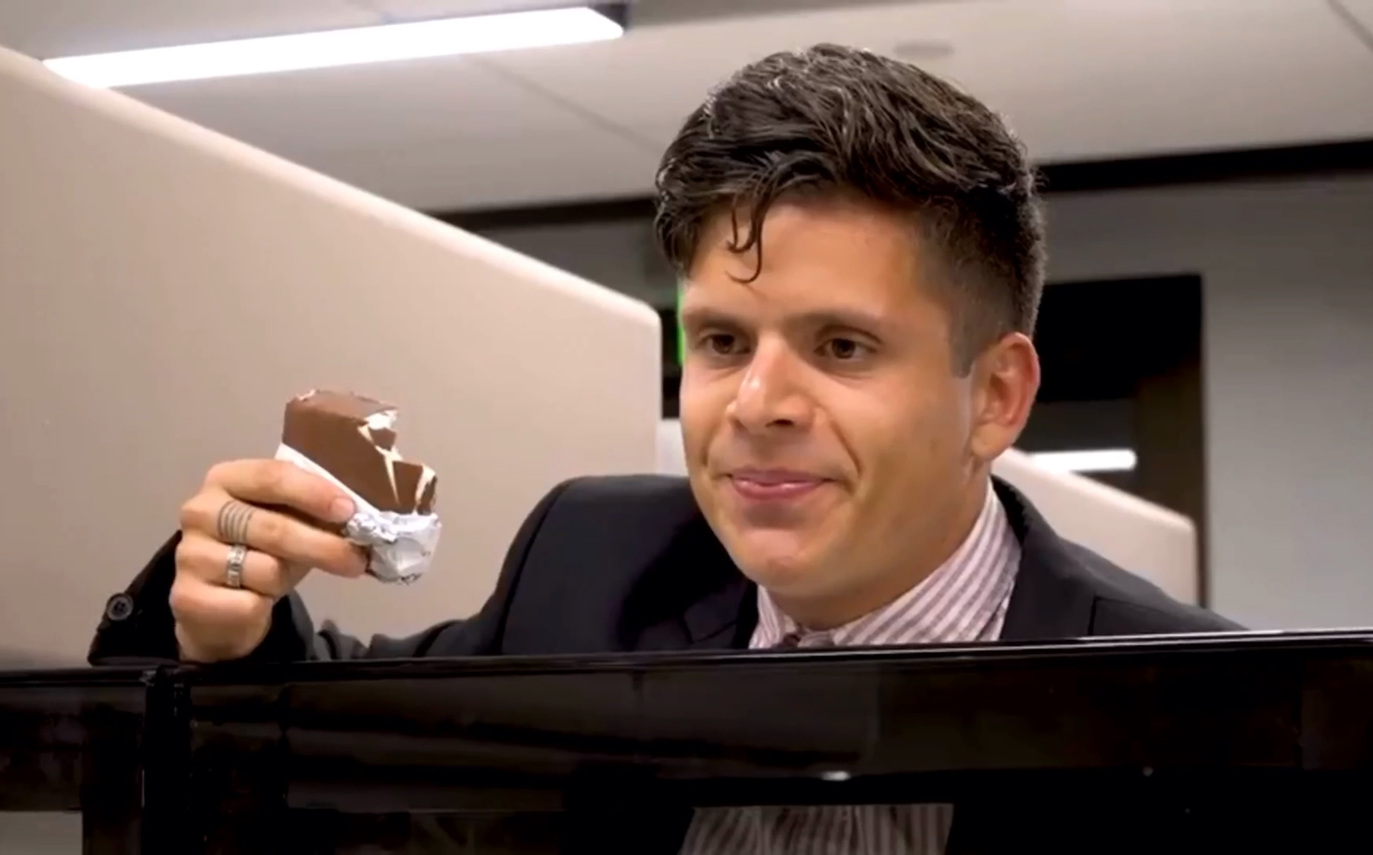 【Rudy】这个广告也太太太太太太好玩了吧！_哔哩哔哩_bilibili