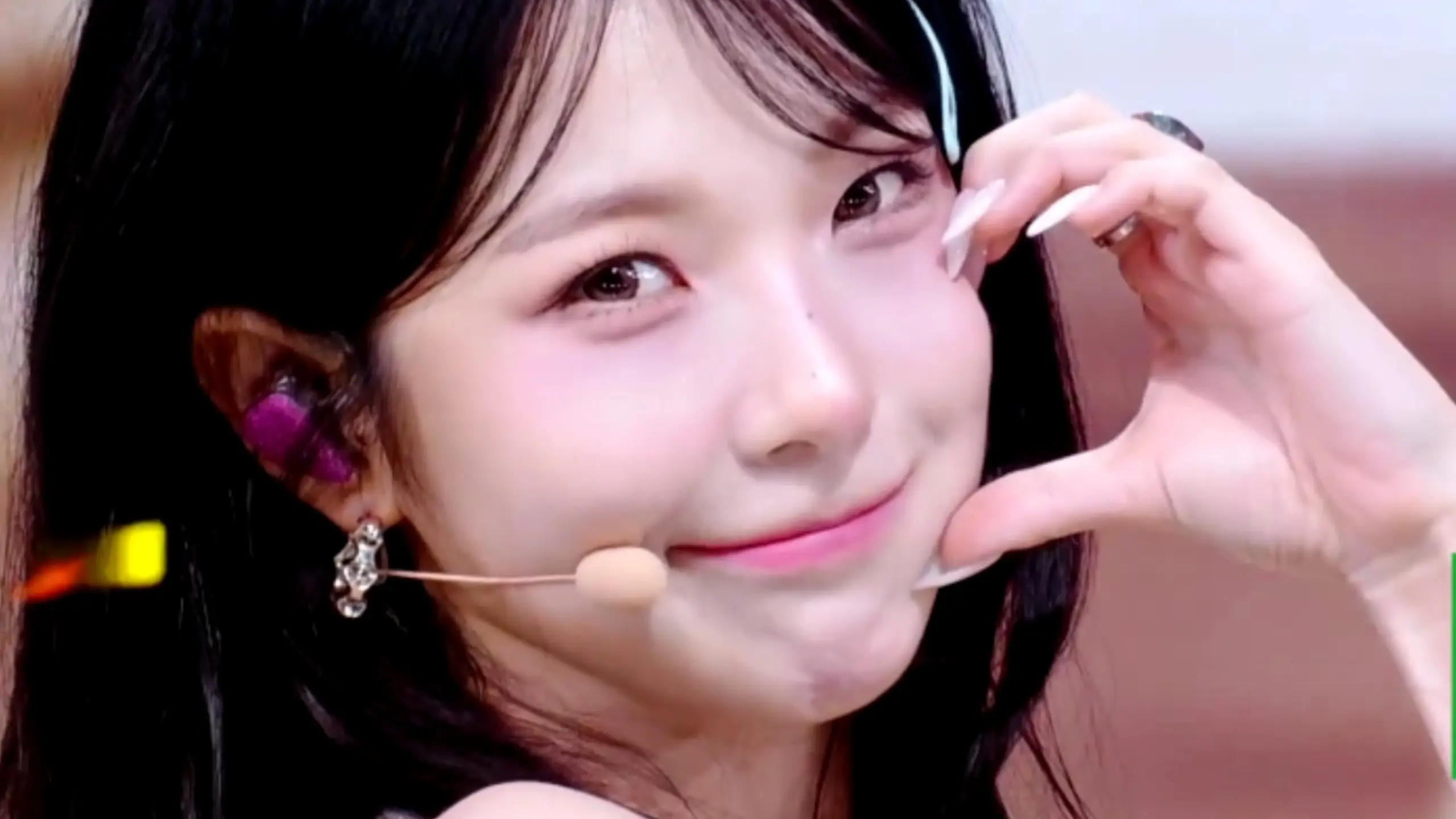 4K舞台！【fromis_9】250627 音乐银行-LIKE YOU BETTER舞台+直拍[4K]_哔哩哔哩_bilibili