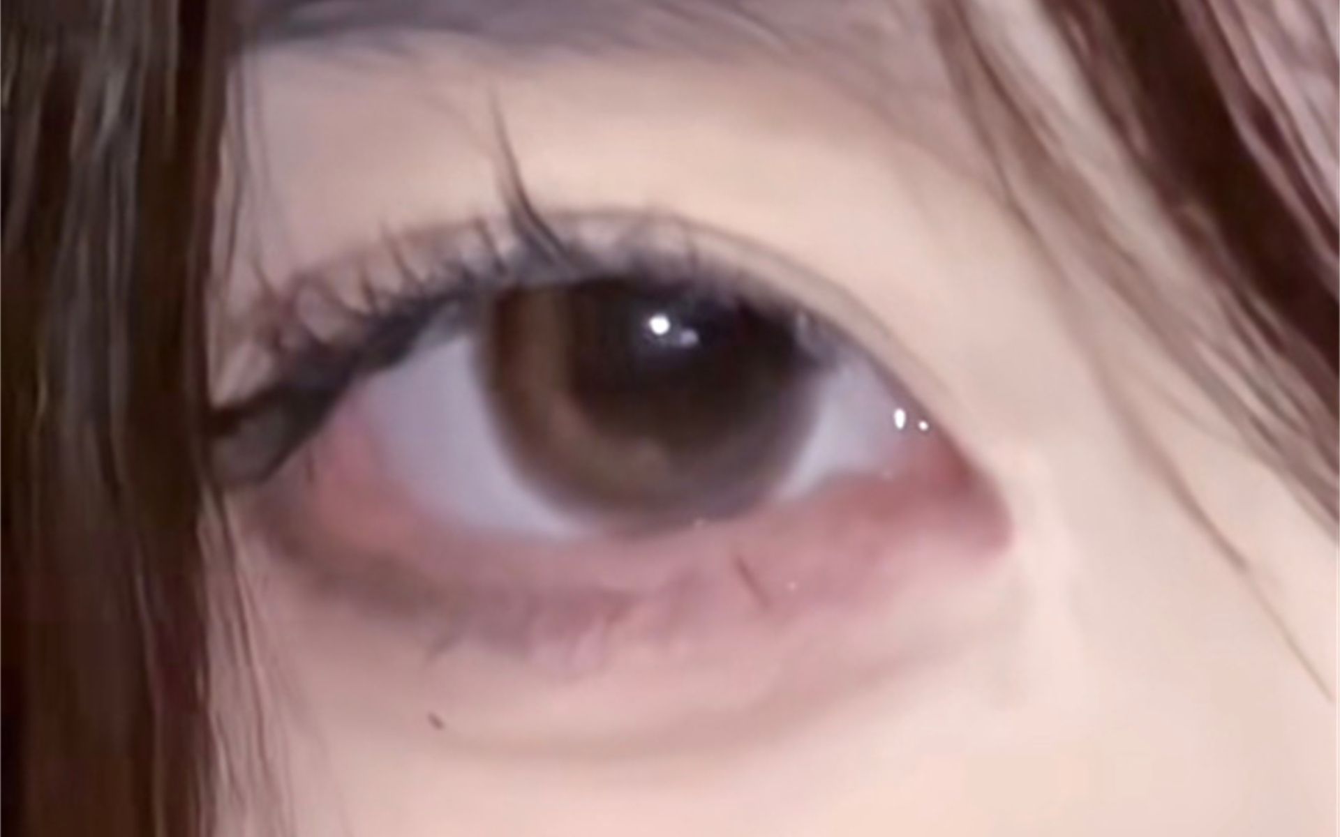 一种很新的电子版眼妆教程来啦！！！ 哔哩哔哩