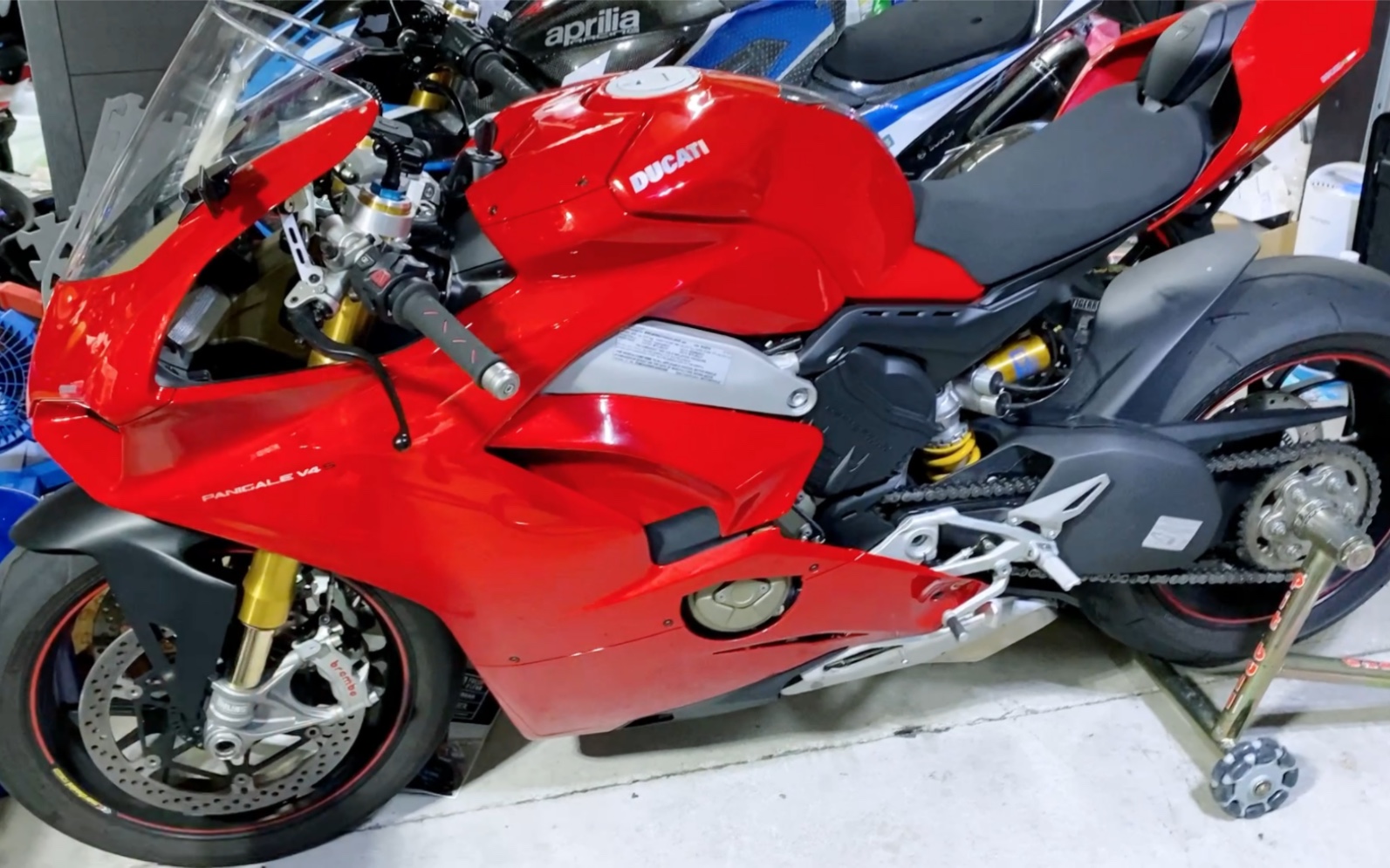 杜卡迪v4s 回家啦！ 还有新pista gp rr。_哔哩哔哩_bilibili