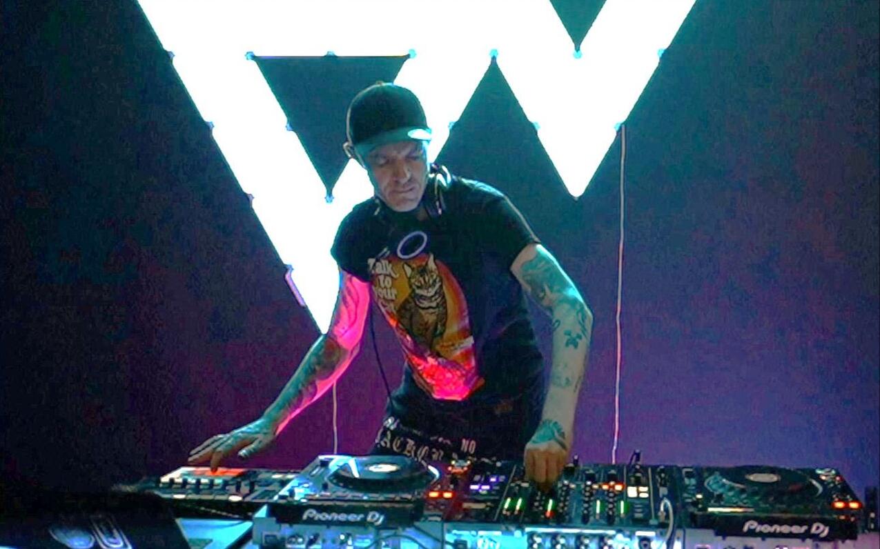 testpilot deadmau5 死老鼠最新4小时打碟现场 2023-10- - 哔哩哔哩