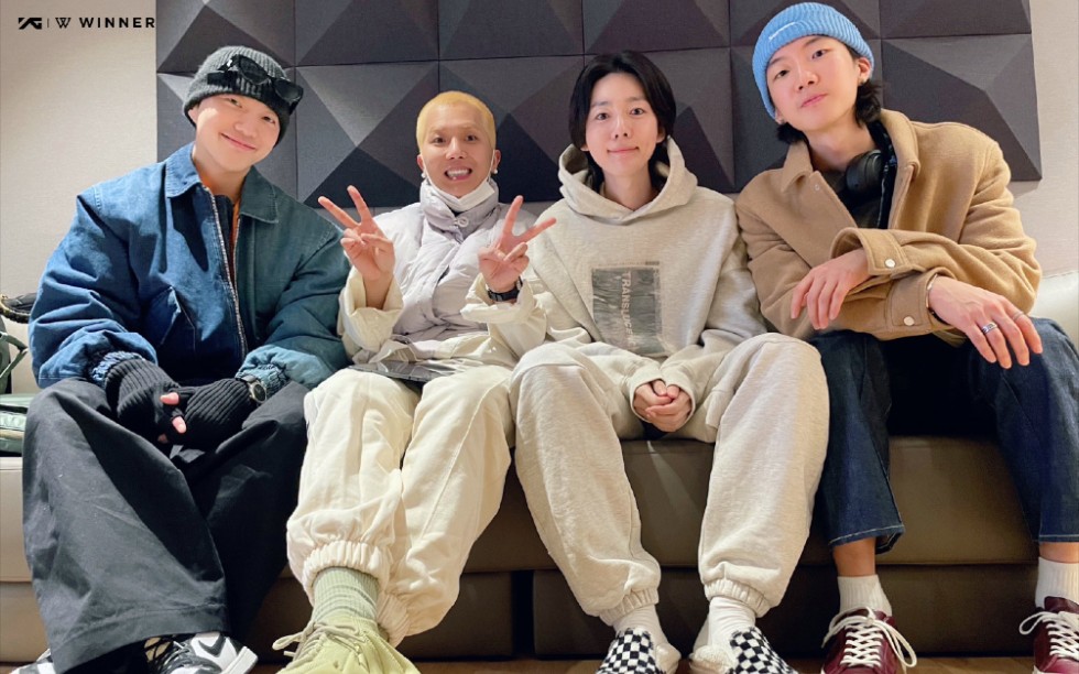 WINNER完整体直播Guess who's back? We are WINNER ！_哔哩哔哩_bilibili