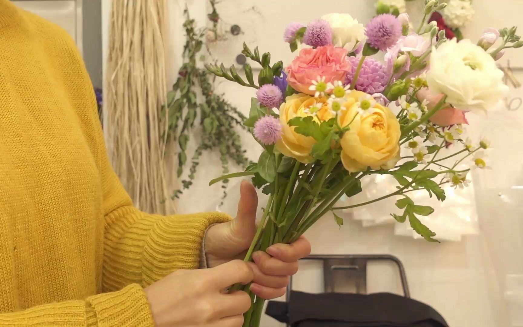 【韩式花艺】花店VLOG 教你N种韩式小花束搭配及包装方法_哔哩哔哩_bilibili