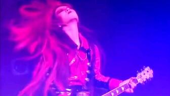 XJAPAN...《Silent Jealousy》+成员介绍（1993Returns live）_哔哩哔哩_bilibili
