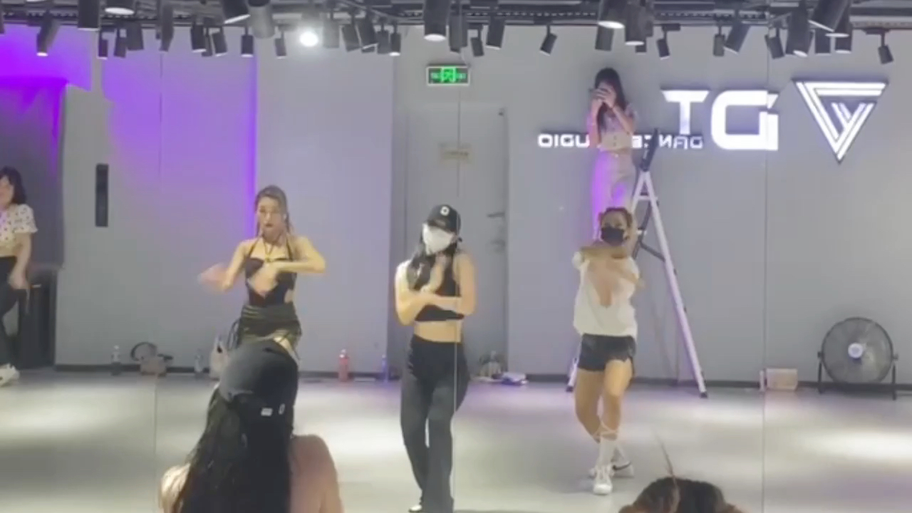 pink_哔哩哔哩_bilibili