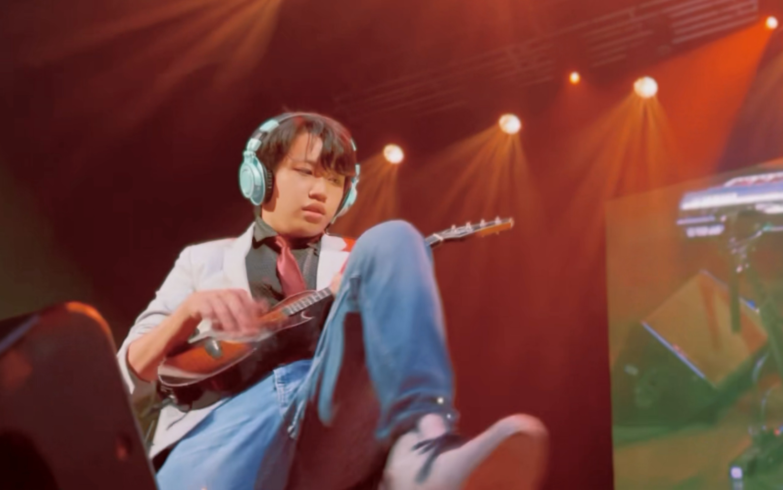 坦白說爵士樂我也是會一點點的！-馮羿FengE-馮羿FengE-哔哩哔哩视频