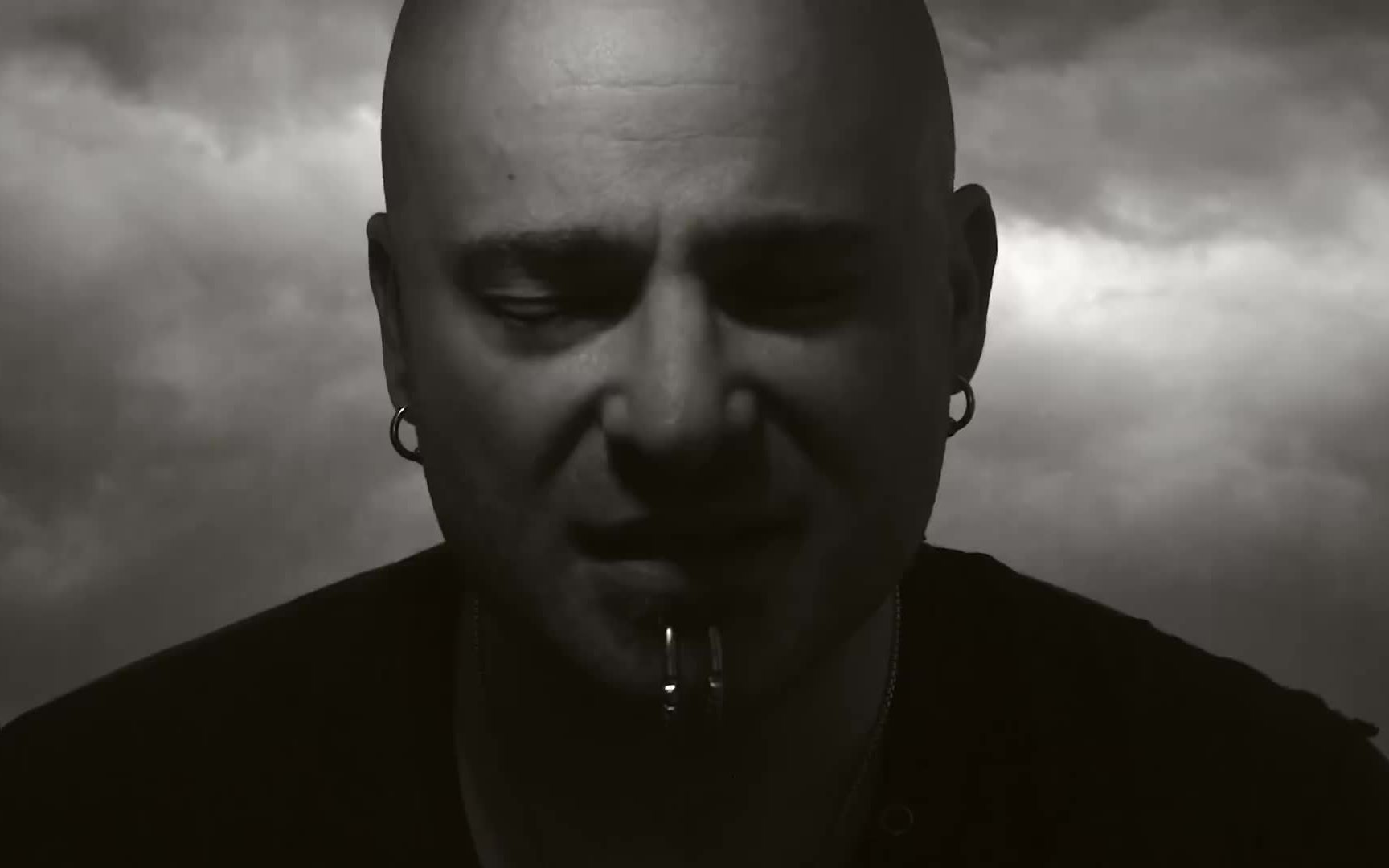 Disturbed - The Sound Of Silence [Official Music Video]_哔哩哔哩_bilibili