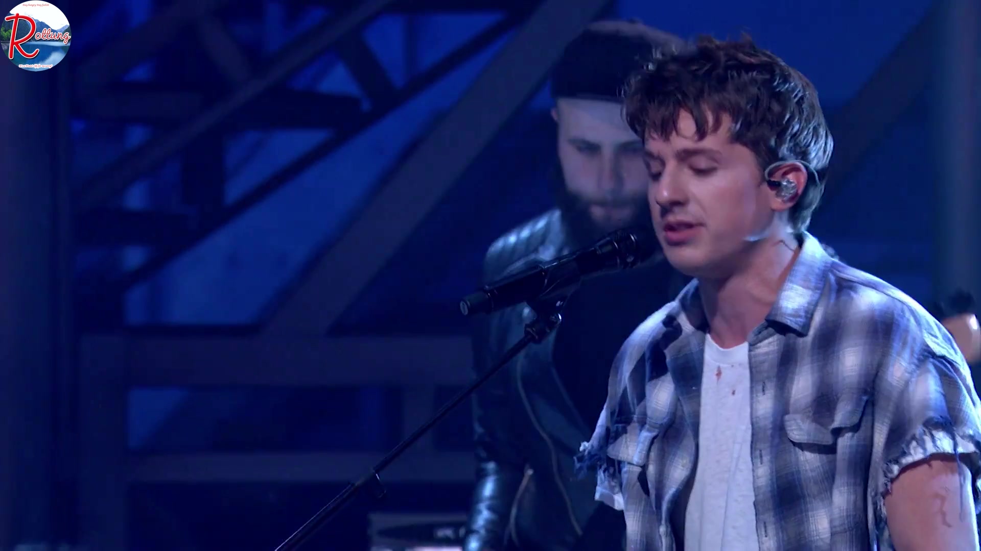 【Charlie Puth】How Long首个现场！！！！（中英字幕1080P）_哔哩哔哩_bilibili